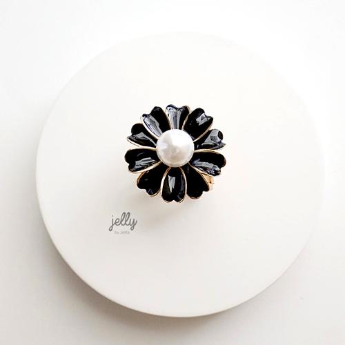 Jual ring hijab premium jilbab | JellybyJelita | Black Raflesia Ring ...