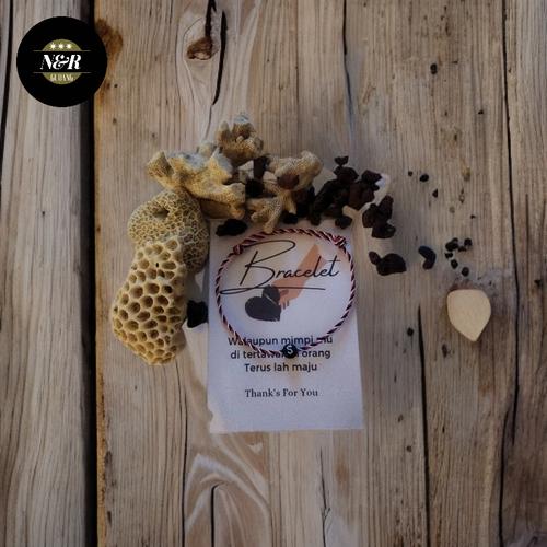 Jual Gelang Tridatu Khas Bali Huruf Bentuk Bulat Hitam Inisial K-T - M ...