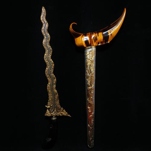 Jual Keris Corok Nogo Sosro Luk 13 Kinatah Kamarogan Garap Istimewa ...