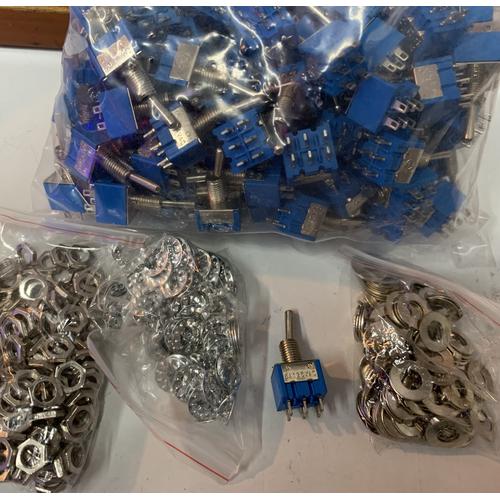 Jual Togle Toggle Switch Saklar 6pin 6 pin 6p 6 p on off Biru RRT Murah ...