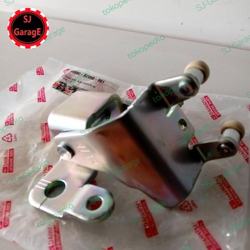 Jual Engsel Pintu Sliding Kanan Grandmax/Luxio Minubus 💯% Genuine Part ...