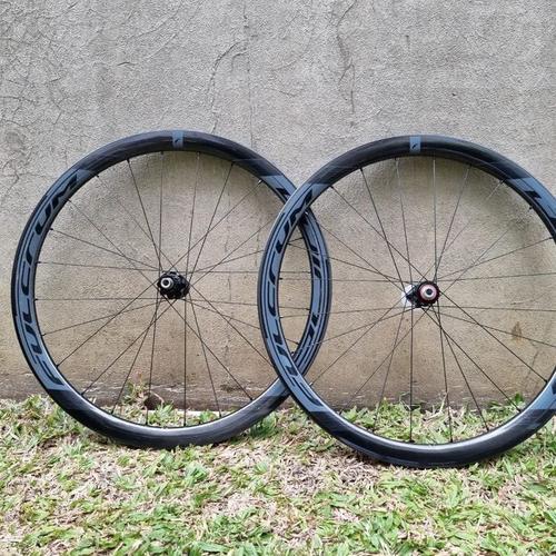 Jual Wheelset roadbike fulcrum wind 40 black decal - Kota Bandung ...