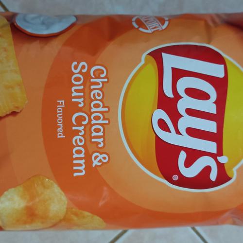 Jual Lays Malaysia Rasa Cheddar & Sour Cream isi 170 gr - Kota ...