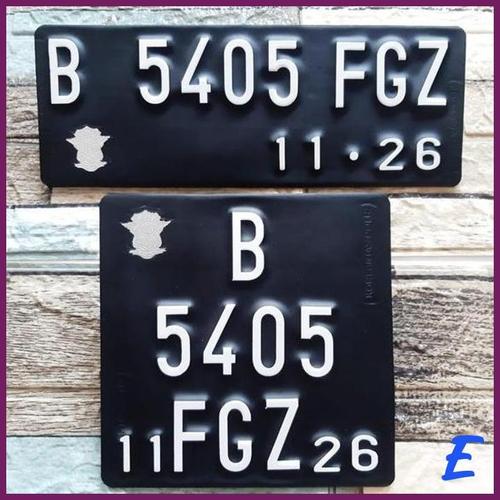 Jual PLAT LAPIS BAUT TANAM MOTOR VESPA PLAT HITAM FONT LAMA BERLOGO ...