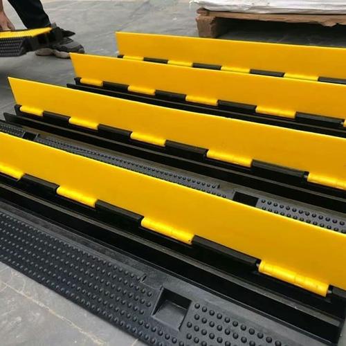 Jual CABLE PROTECTOR 2 LINE / PELINDUNG KABEL 2 JALUR - Jakarta Barat - SAFETY17 ONLINE | Tokopedia