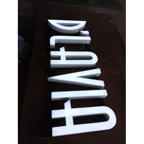 Jual Huruf Timbul Acrylic LED dengan Desain Unik Body Galvanis dan ...
