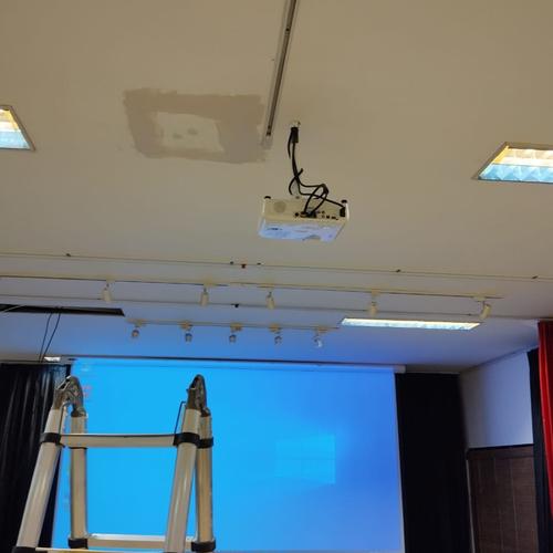 Jual screen proyektor 150" 16:9 manual gantung layar projector 150inc ...