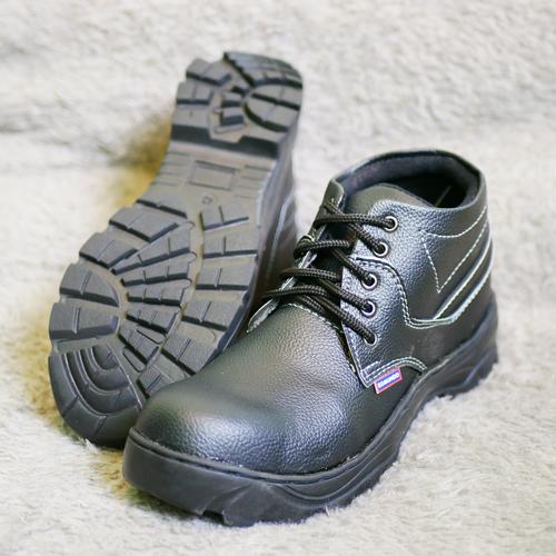 Jual sepatu safety kerja semi boot tali 02 hitam ujung besi anti selip ...