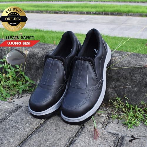 Jual sepatu safety slip on kerja camel black ada besi pelindung - 40 ...