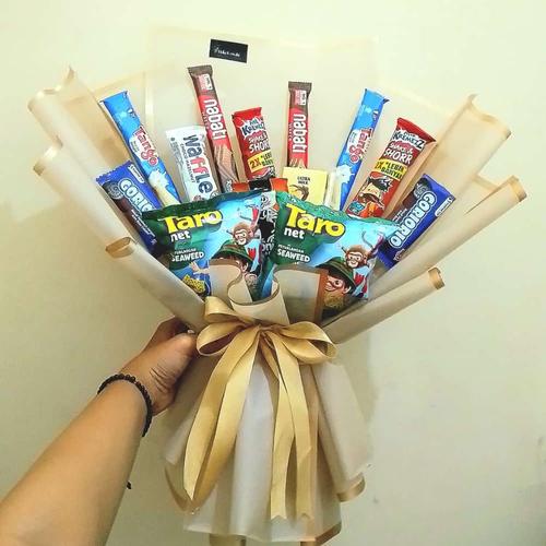 Jual buket snack wisuda/buket snack unik - Kota Semarang - buket osaki ...