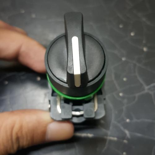 Jual Selector Switch 3 posisi stay put XB5AD33 Schneider - Jakarta ...