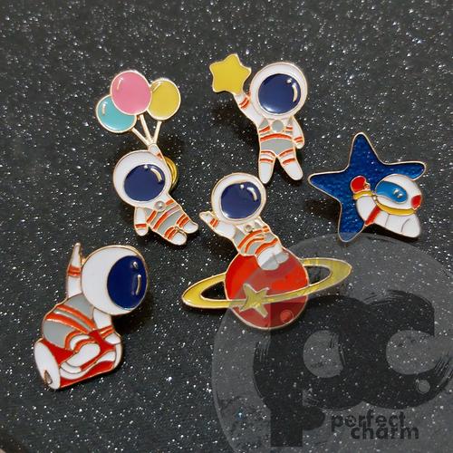 Jual Bros Enamel Pin Cute Spaceman in Gold Part 2 - Kab. Tangerang - My ...