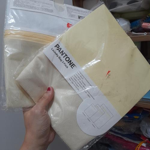Jual Pantone Miniso Set 2 kuning dryclean bag - Kab. Sidoarjo - cahaya ...