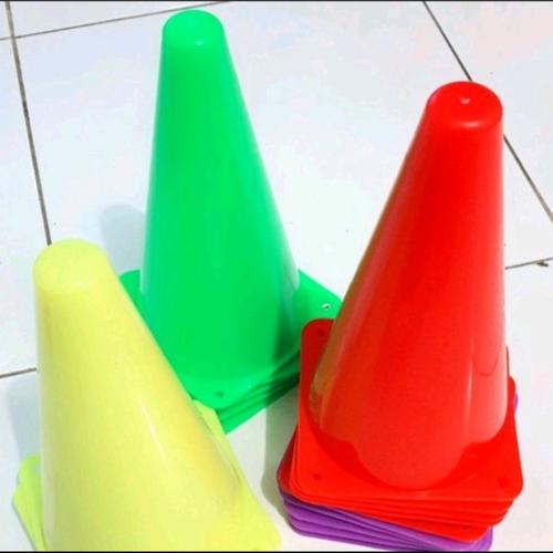 Jual Terlaris Cone - Cones Kerucut untuk Latihan Olahraga/Alat Sepak bola - Kota Bandung ...