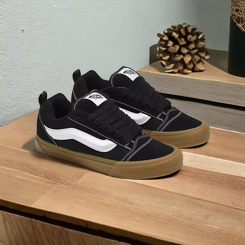 Jual Sepatu Vans KNU Skool Black Gum Original 100% - Hitam, 40 ...
