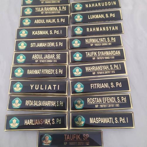 Jual NAMA DADA, NAMETAG, PIN NAMA, KUNINGAN + PENITI/MAGNET GOLD ...