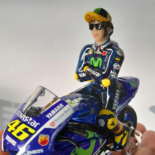 Jual miniatur motogp figure Valentino Rossi untuk diecast skala 1:18 ...