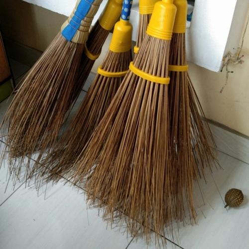 Jual Sapu lidi gagang kayu atau bambu terlaris, super kokoh dan awet b ...