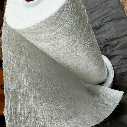 Jual SERAT FIBERGLASS SERAT METT 300 (94 meter × 104 Cm) Baru - Jakarta ...