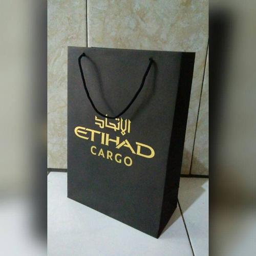 Jual Paper Bag Hitam Potrait Ukuran 20cm x 10cm x 30cm Sablon Custom 2 ...