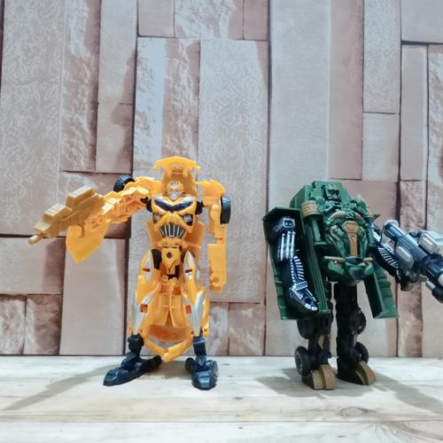 Jual action figure transformers movie bumblebee vs hound camaro Humvee ...