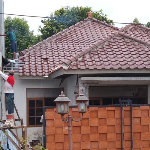 Jual BONGKAR ATAP LAMA PASANG BAJA RINGAN ATAP GENTENG KERAMIK KANMURI ...