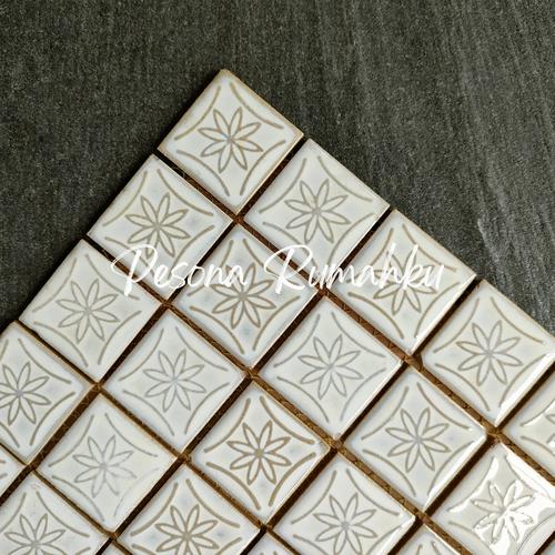 Jual Mosaic Keramik Dinding Rumah - Mosaic Kuda Laut Mass Motif Bunga ...