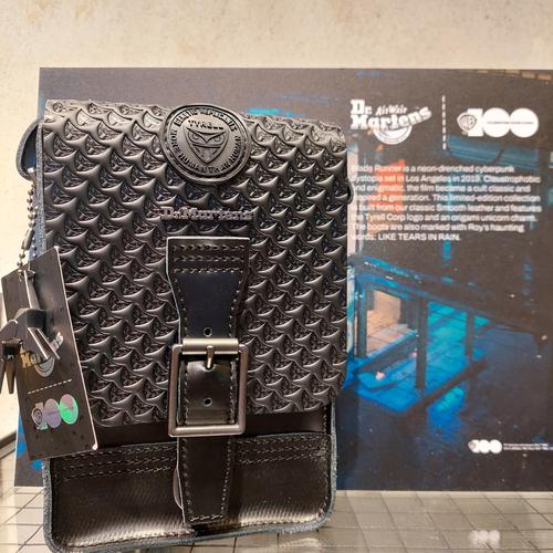 Jual DOCMART TAS DR MARTENS REPORTER BLADE RUNNER WARNER BROS NEW ...