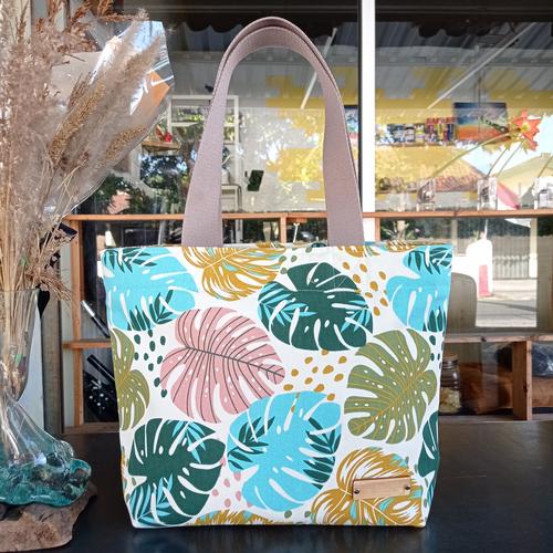 Jual Totebag Kanvas Motif Monstera Putih / Tas Wanita - Kab. Bantul ...