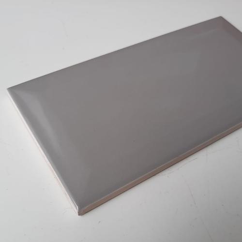 Jual Venus Takko Light Grey Glossy Bevel 7,5x15 cm - Backsplash Tile ...