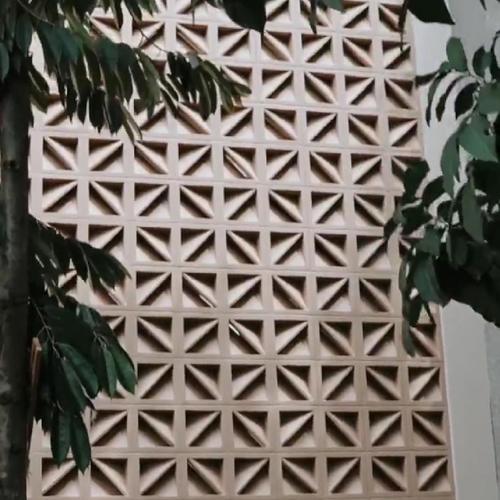 Jual roster/loster/modern/minimalis/beton/ventilasi udara MCB putih ...