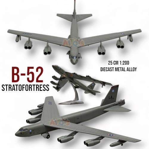 Jual Miniatur Diecast Pesawat Bomber Boeing B-52 Stratofortress 25 cm 1:200 - B52 - Jakarta ...