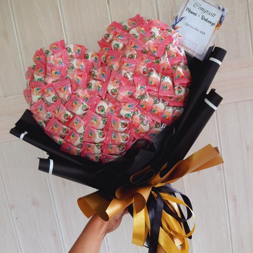 Jual Handbuket permen yupi love/uly craft/buket murah semarang - Kota ...