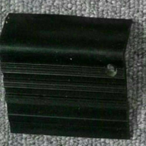 Jual Step nosing Karet hitam polos / List Tangga AntiSlip Murah panjang ...