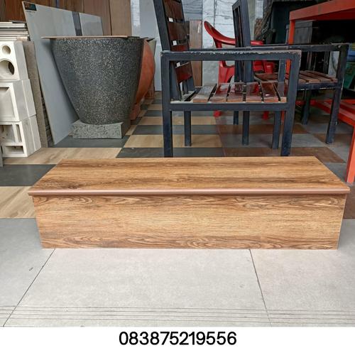 Jual granit tangga motif kayu 30x90 doble bevel Garuda Nuca Drak Brown ...