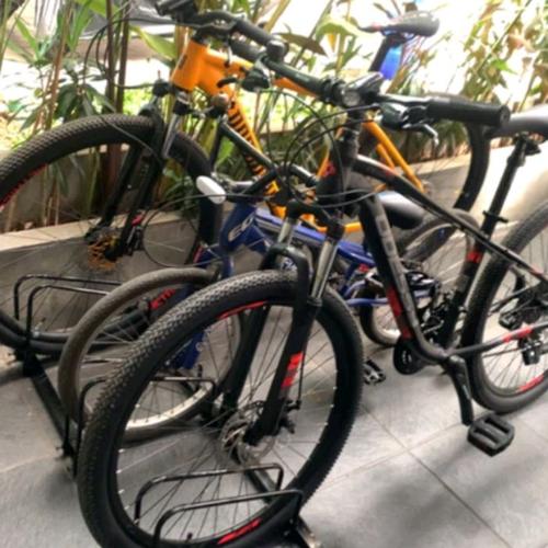 Jual STAND DISPLAY SEPEDA BIKE STAND PARKIR TIGA SEPEDA TEMPAT SEPEDA ...
