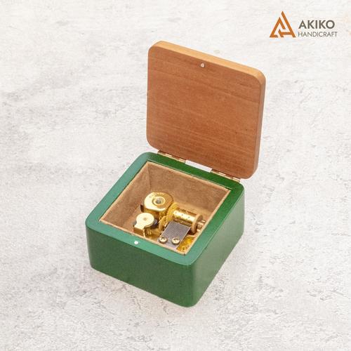 Jual Kotak Musik Kayu Ulang Tahun / Wooden Music Box Green Small - Kota ...