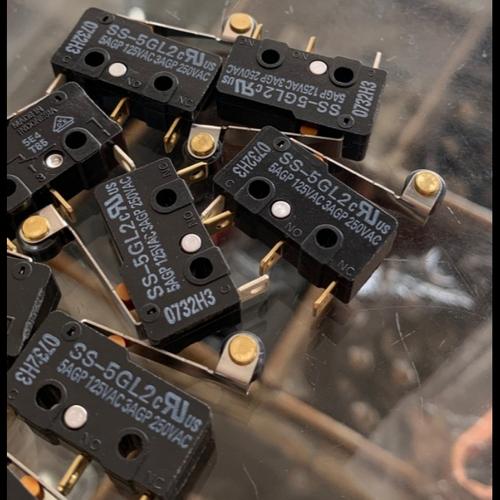 Jual micro limit switch 3 pin omron SPDT NC SS-5GL2 - Kab. Bekasi - UPK ...