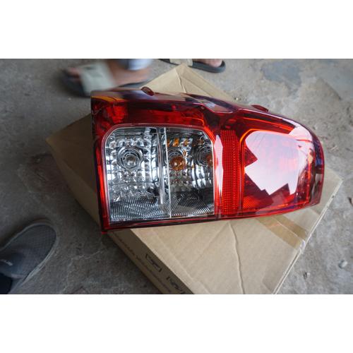 Jual TOYOTA Hilux 2015-2021 Stoplamp Kanan / Kiri Assy 81550/60-0K261 ...