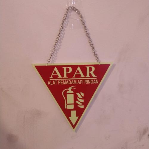 Jual AKRILIK GLOW SEGITIGA APAR UK 25X25X25CM plus rantai - Jakarta ...