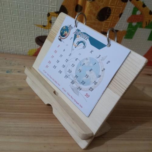 Jual NEW Kalender Meja 2024 / Bisa untuk dudukan hp ada lubang Charger ...