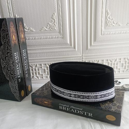 Jual EXCLUSIVE!!! Peci Songkok Kopeah Hitam Polos List WHITE merk ...