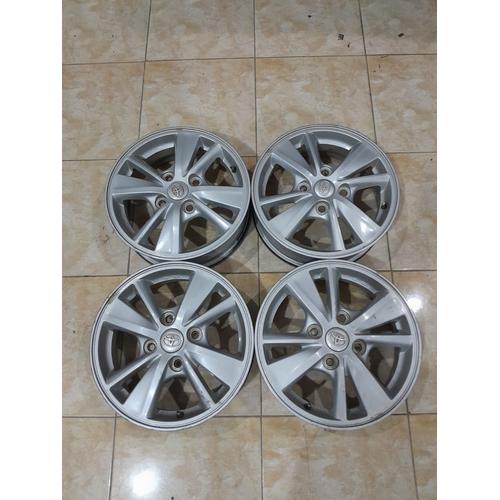 Jual velg oem avanza ring 15 Veloz pcd 4x114 silver - Kab. Bekasi - BSC ...