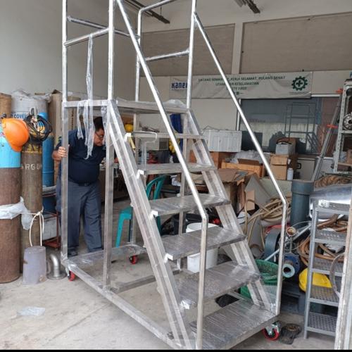 Jual tangga dorong stainless 304 ukuran 225x60x180 pijakan akhir 140 ...