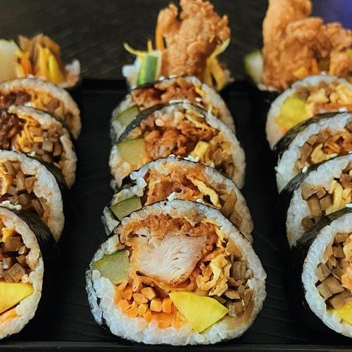 Jual dakgogi (chicken) kimbap (10pcs) - Jakarta Selatan - matshik_jkt ...