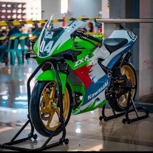 Jual Paddock motor headlift depan ninja 250 fi er6 zx25r dll - Hitam ...