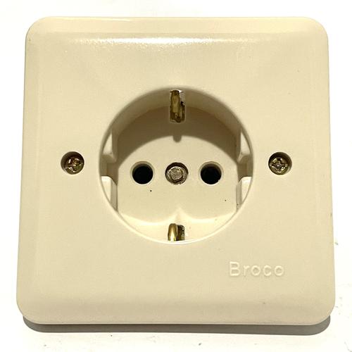 Jual Stop Kontak IB Broco New Gee Cream (5511U) / Colokan Tanam 1 ...