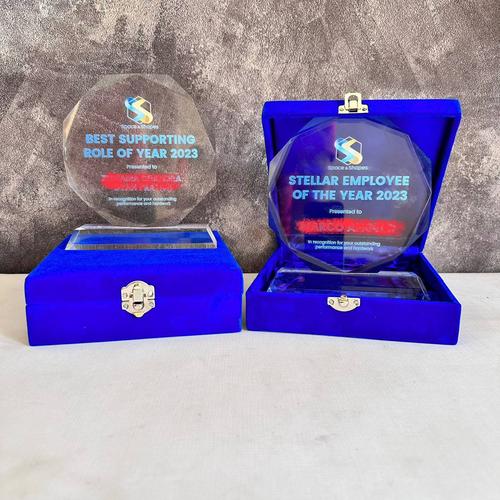 Jual Plakat Diamond / Piagam Plakat Akrilik Custom / Tropi - Jakarta ...