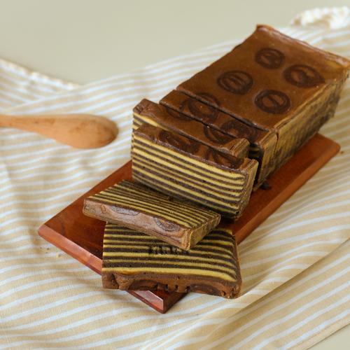 Jual LeGita Cakes Lapis Cappuccino Premium 19x19 Khas Pontianak - 1/2 ...