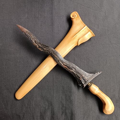 Jual Keris Patrem Pandawa Cinarita Pamor Kulit Semongko Tangguh ...
